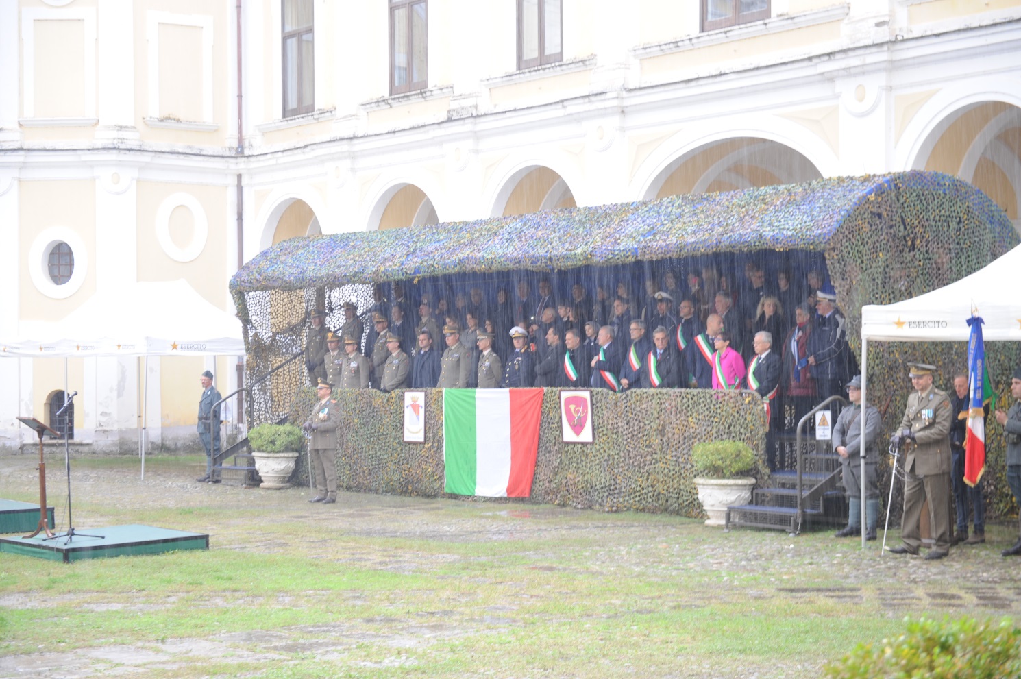 Cambio della guardia al Comando del Reggimento Logistico Garibaldi di ...