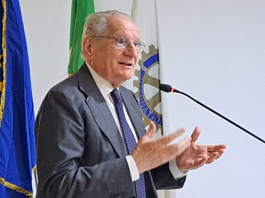 Il Diritto Civile oggi secondo il professor Pietro Perlingieri ospite ...